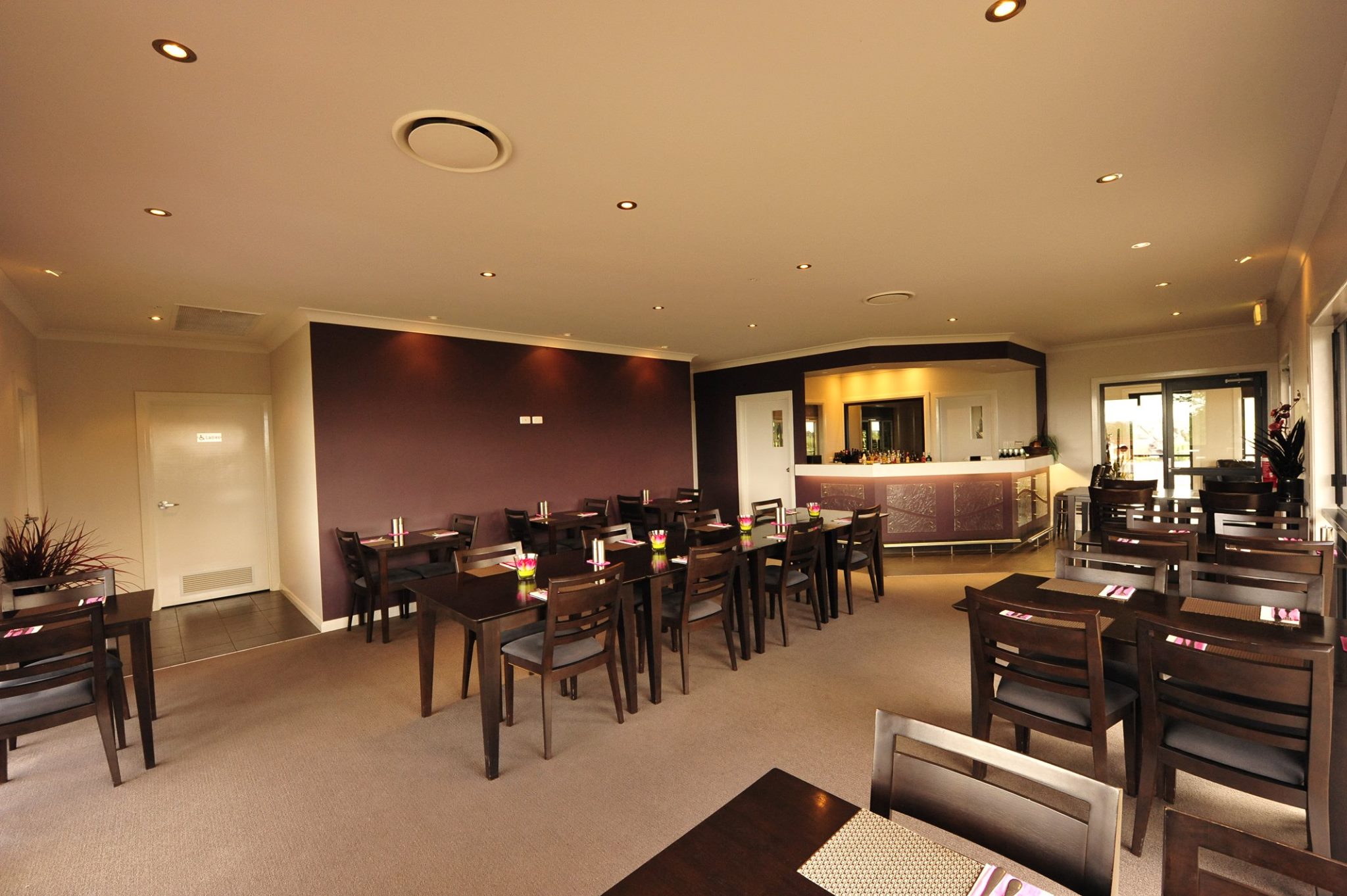 Bushlander Motel - Motels - 17 Henderson Rd - Wandoan