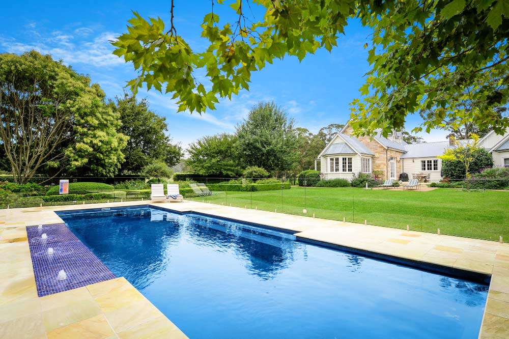 Narellan Pools - Swimming Pool Designs & Construction - Samaria