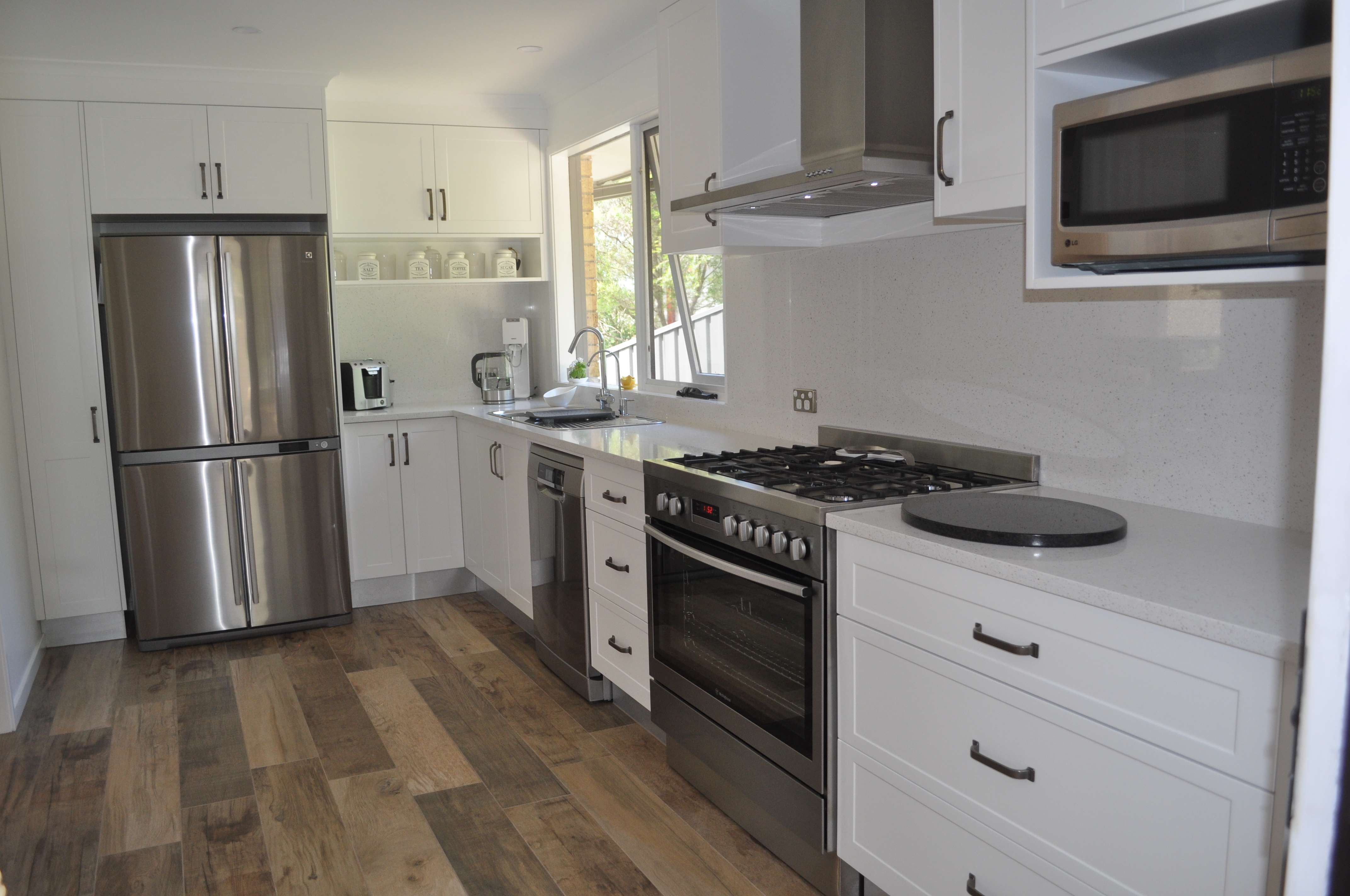 Elliott Kitchens & Joinery - Kitchen Renovations & Designs 56 Green Cl ...